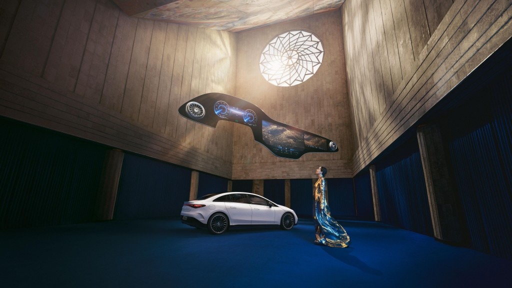 MBUX Hyperscreen | Mercedes-Benz